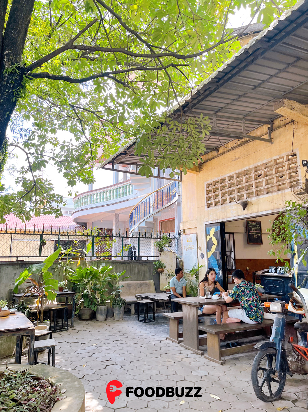 Cafe Espresso Roastery Kampot: ហាងម្ហូបបែបបរទេសចំៗលាក់ខ្លួនក្នុងក្រុងកំពត!